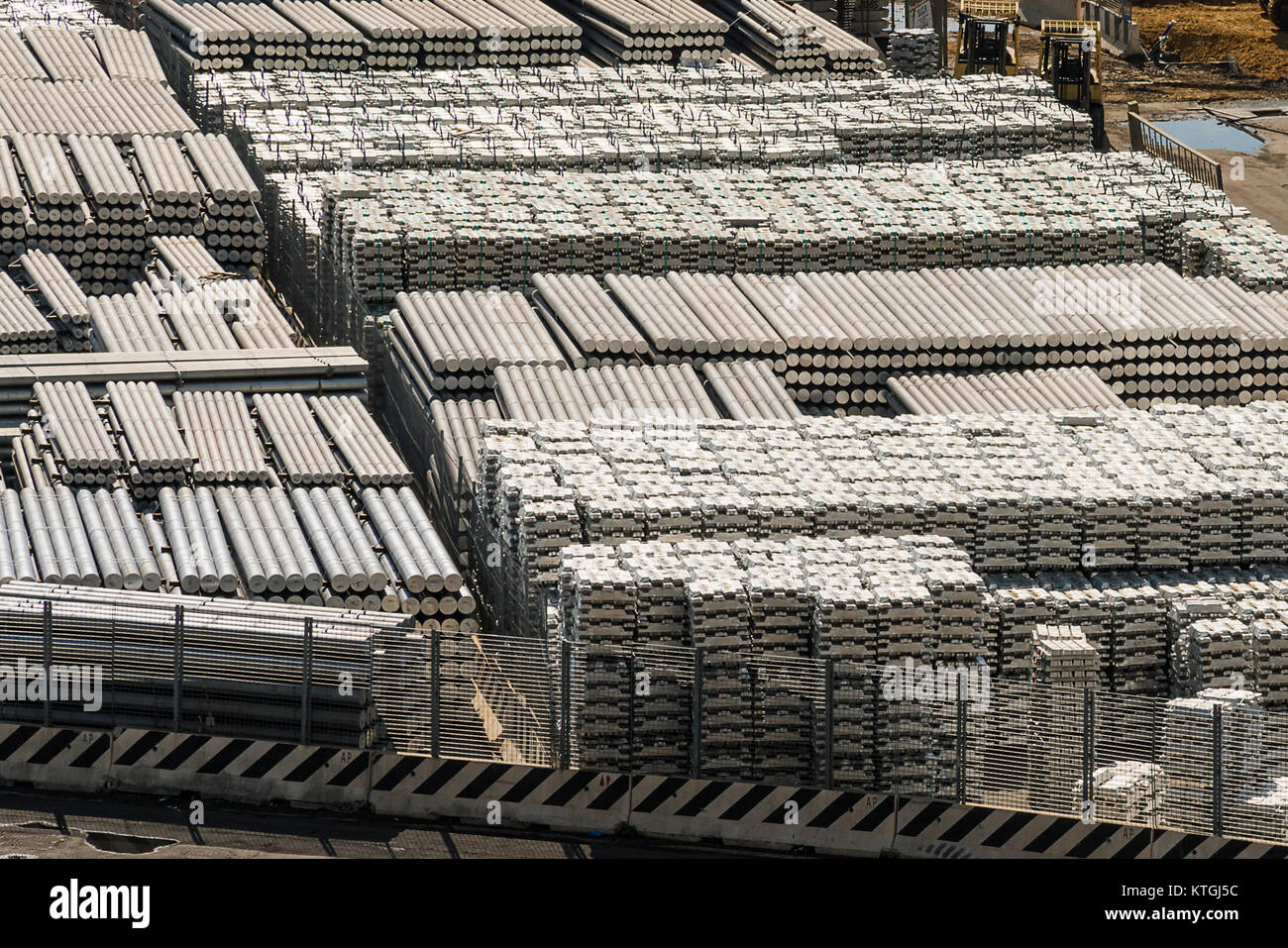 aluminium bars in port Stock Photo - Alamy