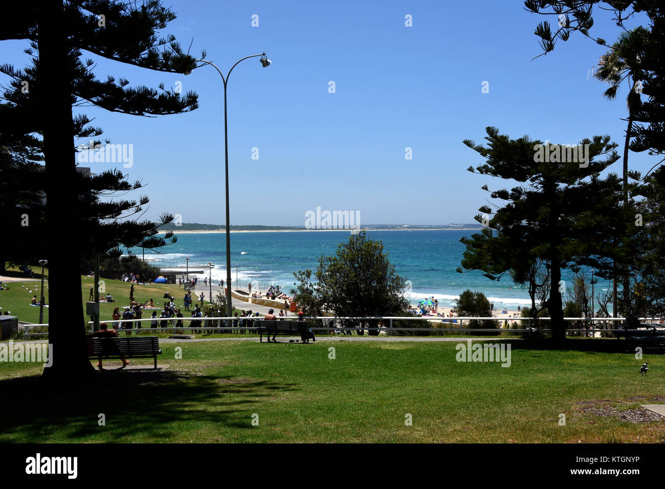 View of the water and beach at North Cronulla Stock Photo - Alamy