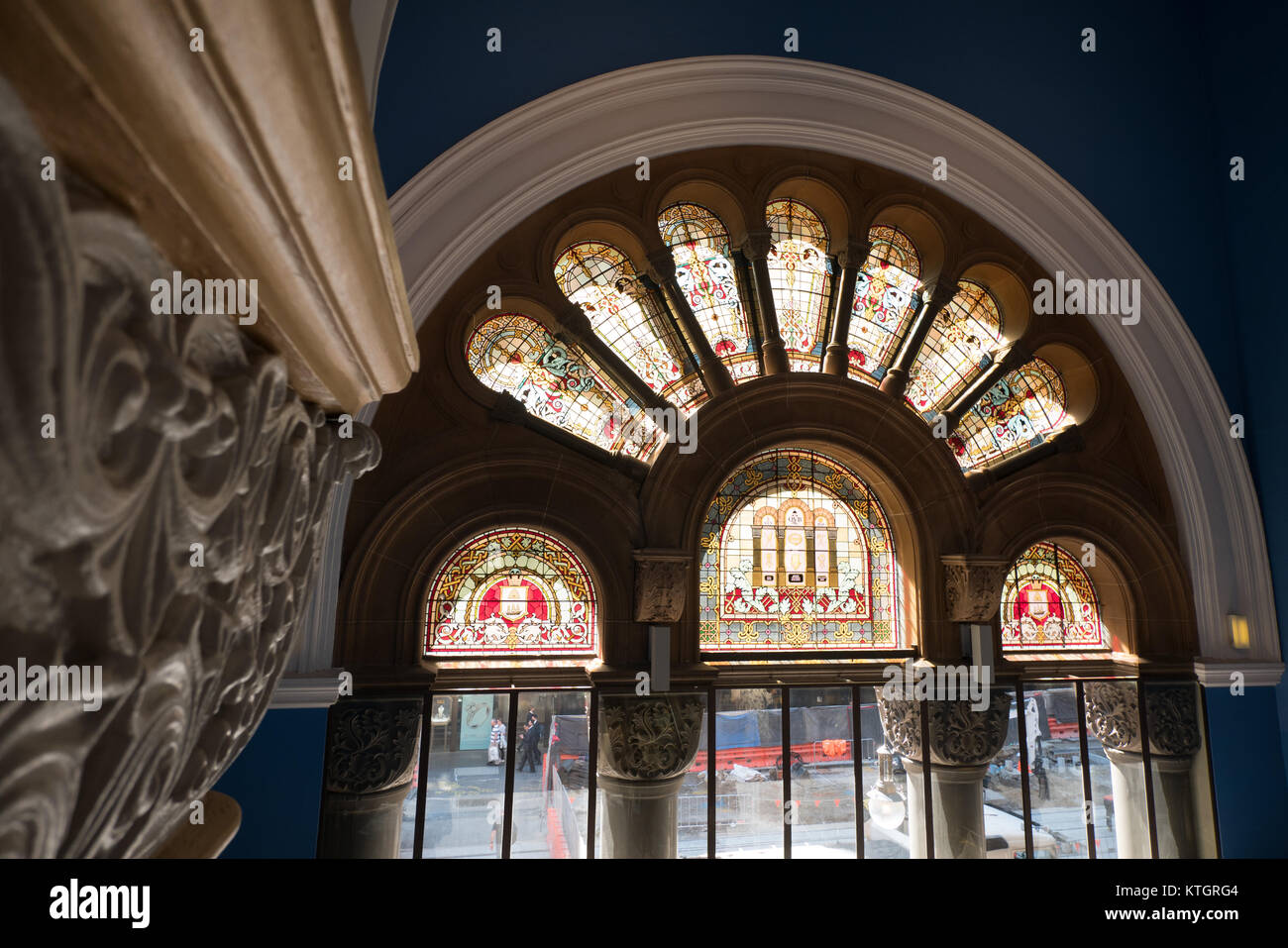 Queen victoria in window hi-res stock photography and images - Alamy