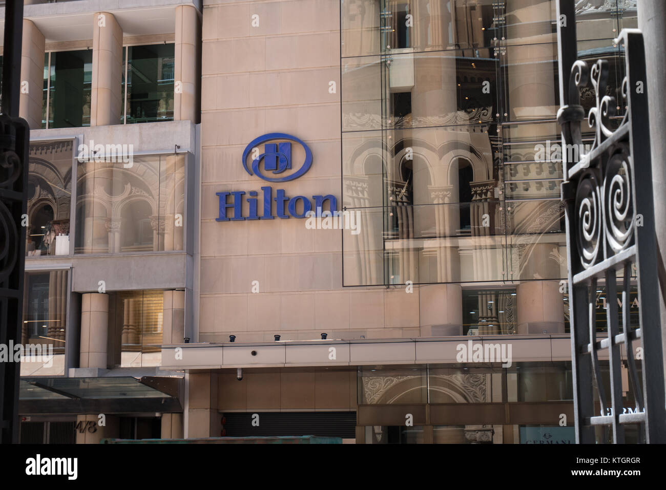 sydney hilton hotel Stock Photo - Alamy