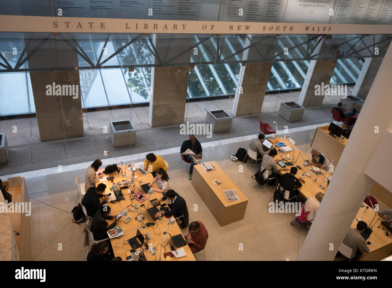 Working interior hi-res stock photography and images - Alamy