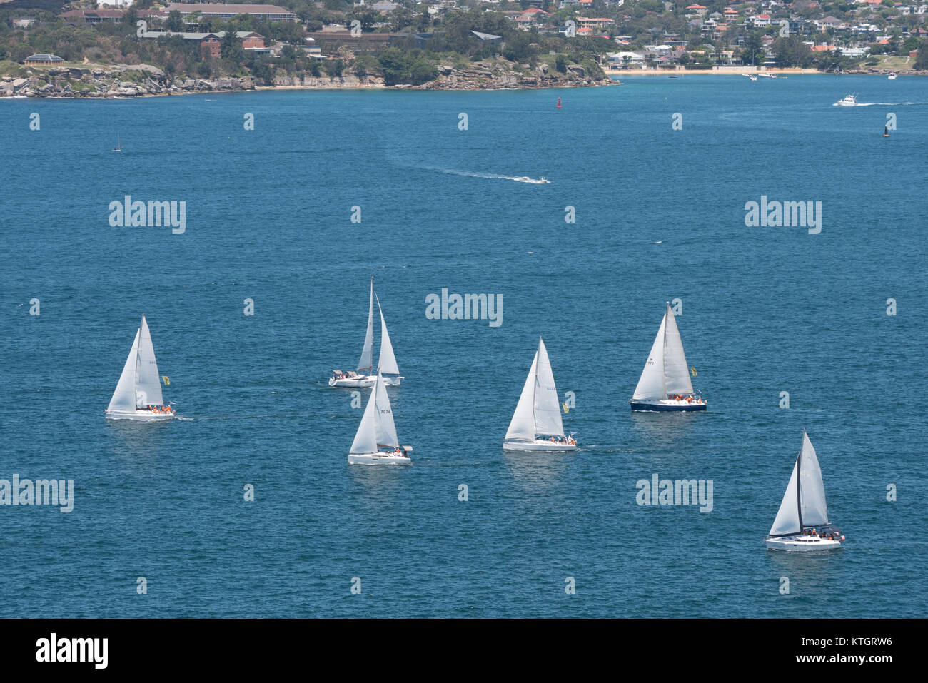 Boats sailing in sea hi-res stock photography and images - Alamy