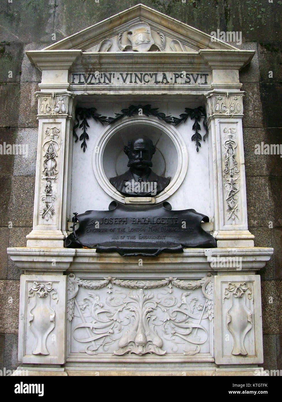 Bazalgette memorial hi-res stock photography and images - Alamy