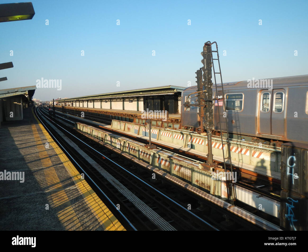 Arrival train hi-res stock photography and images - Alamy