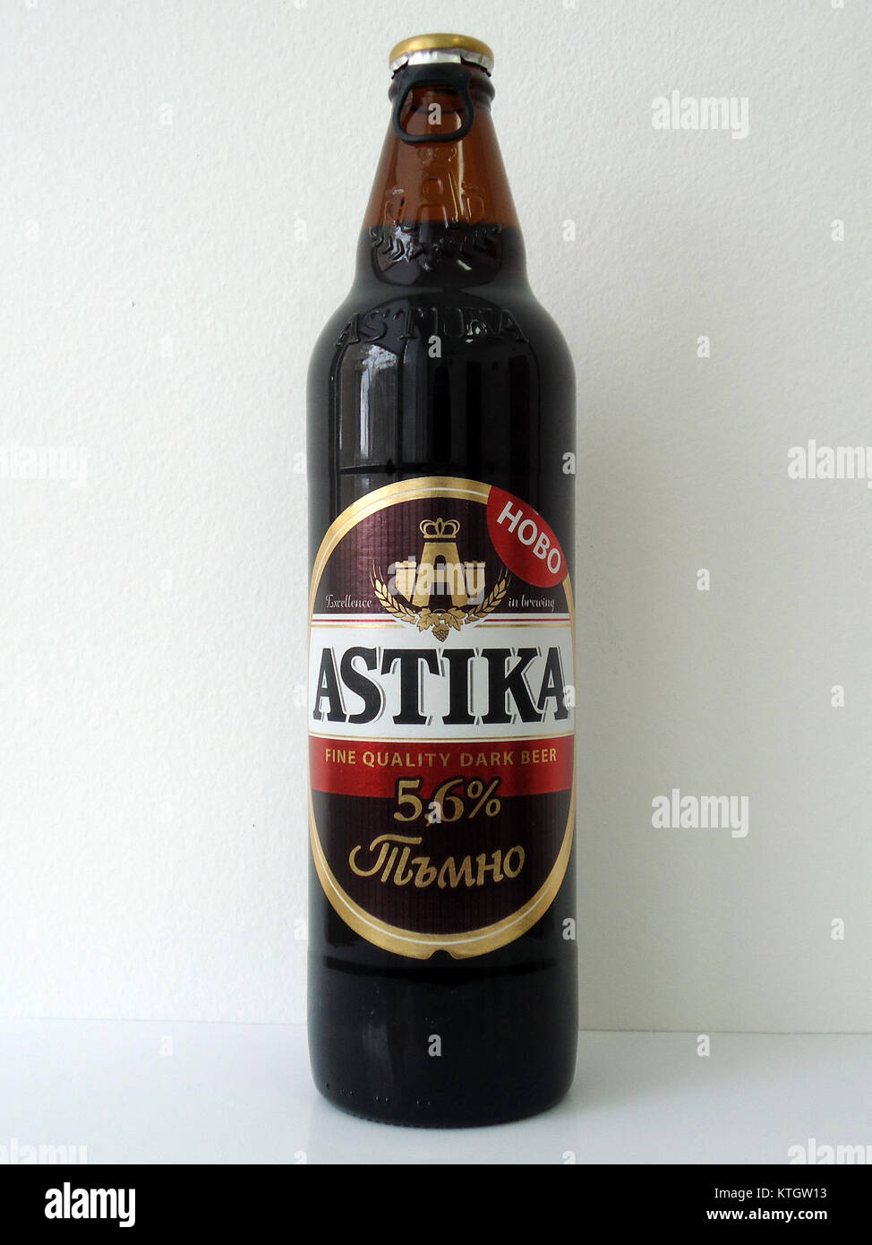 Astika dark beer Stock Photo - Alamy