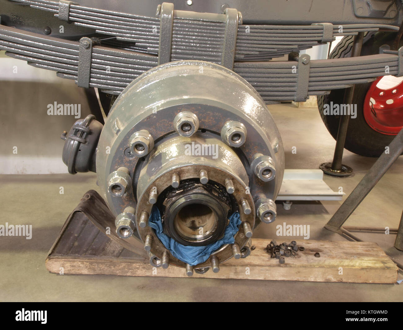 This image shows the axle of a Volvo truck, focusing on the mechanical ...