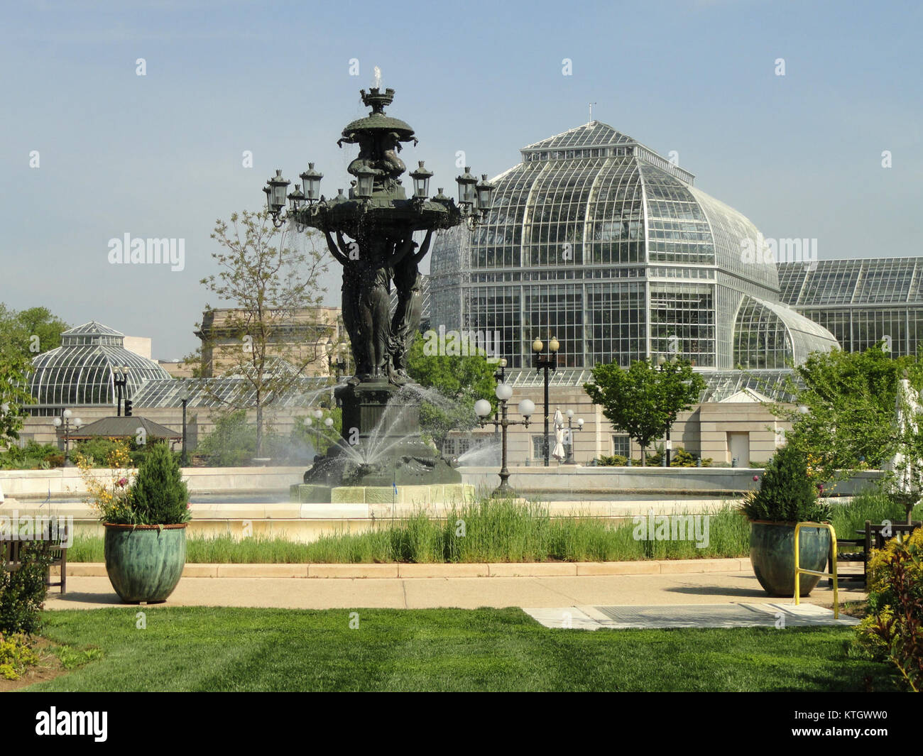 The Bartholdi Fountain, designed by sculptor FrÃ©dÃ©ric Auguste ...