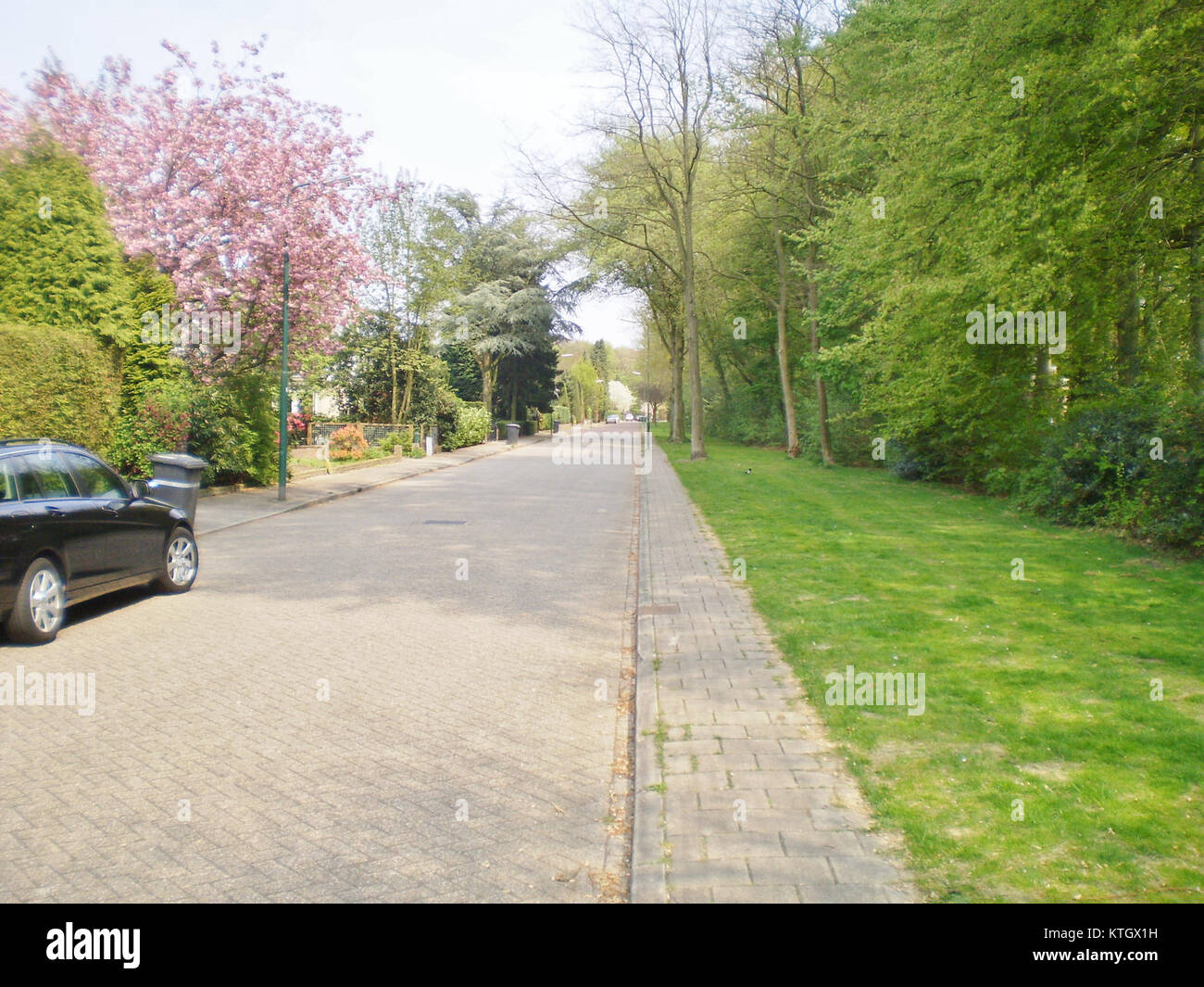 Baarn Bachlaan 38 is an address in Baarn, a town in the Netherlands ...