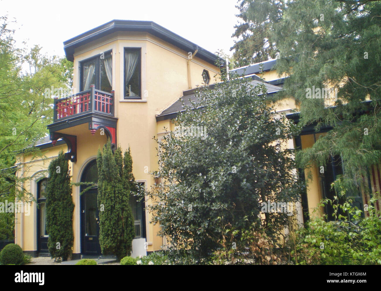 This address in Baarn, Netherlands, features residential buildings ...