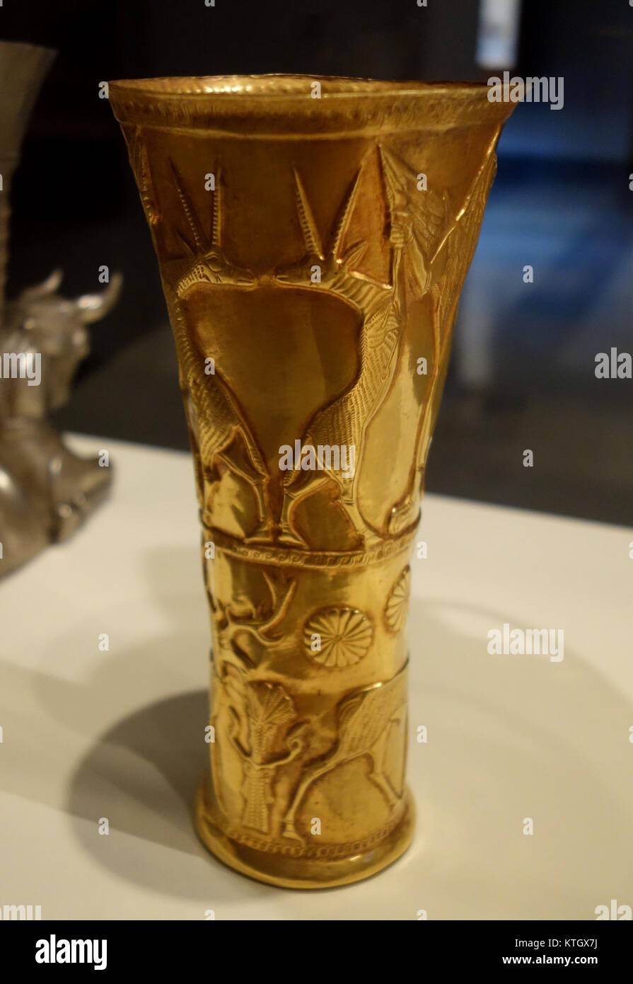 Mythical creatures and sea hi-res stock photography and images - Alamy