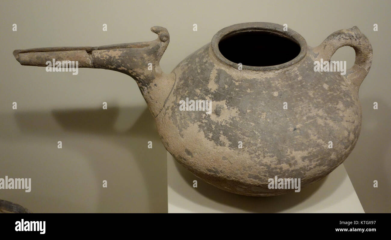 Beak spouted jar, Northern Iran, Khurvin region, early 1st millenium BC ...