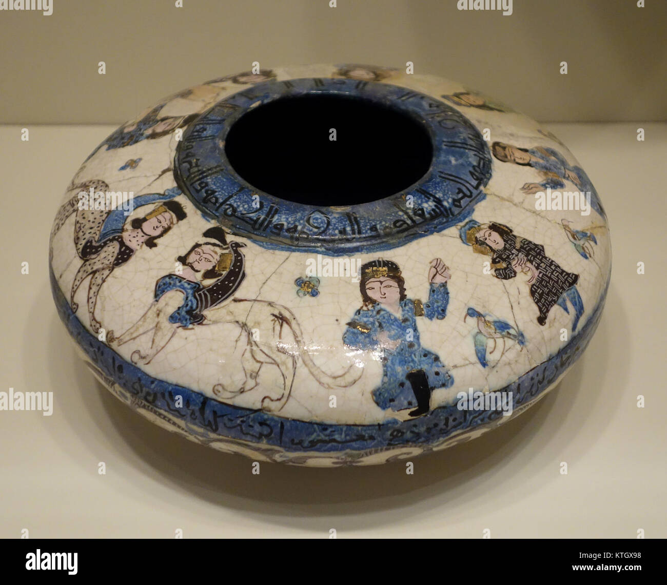 Polychrome ware hi-res stock photography and images - Alamy