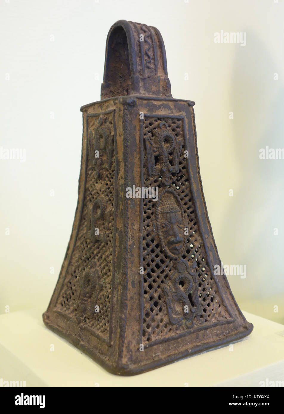 This bell, created by the Edo people of the Benin Kingdom in Nigeria ...