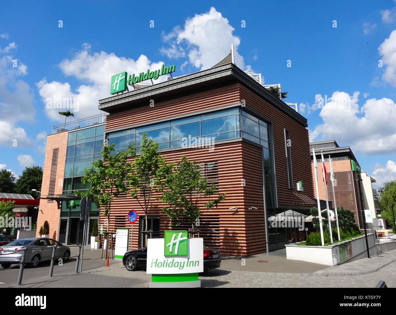 Chain business accommodation hi-res stock photography and images - Alamy