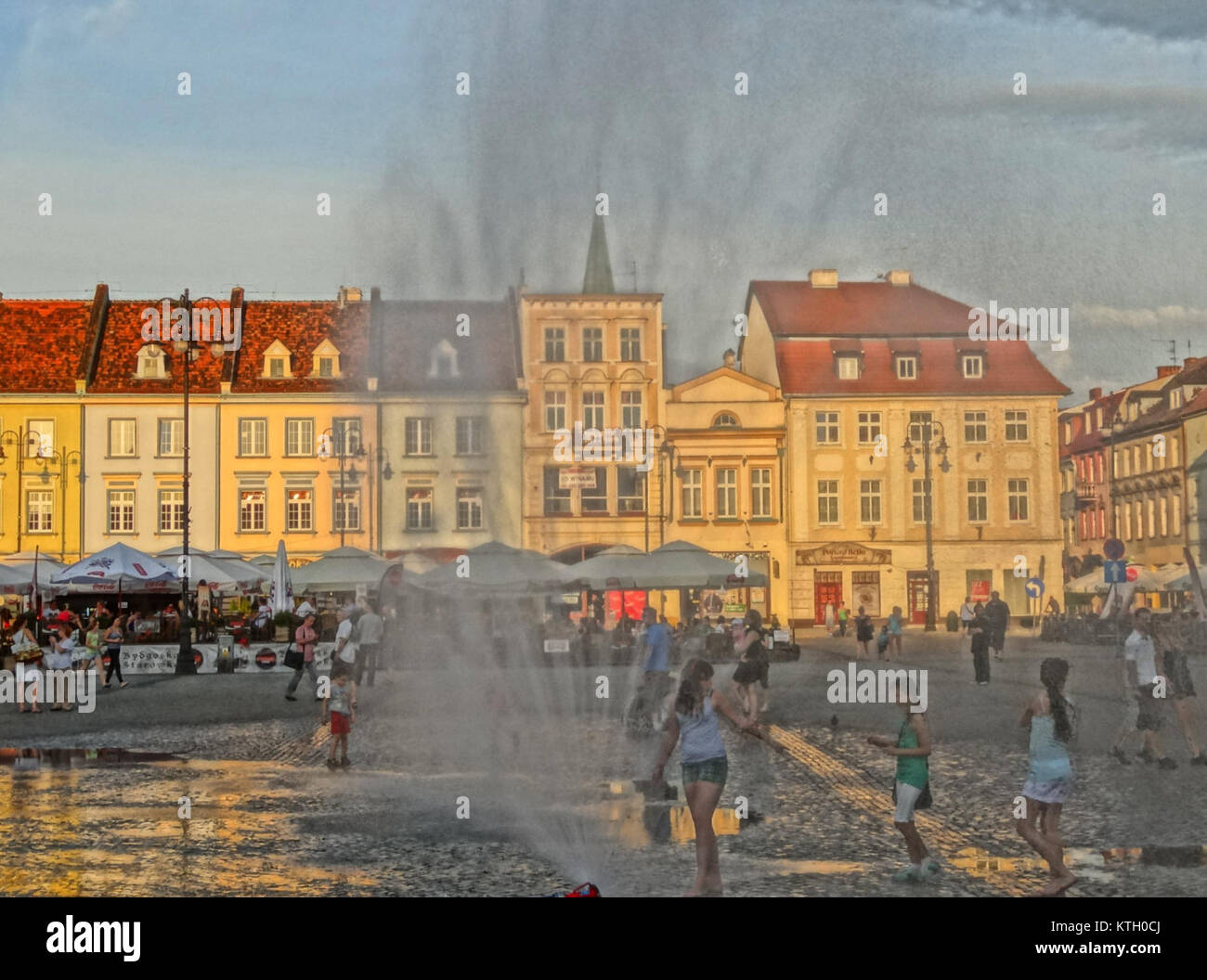 The photograph captures Stary Rynek (Old Market Square) in Warsaw ...