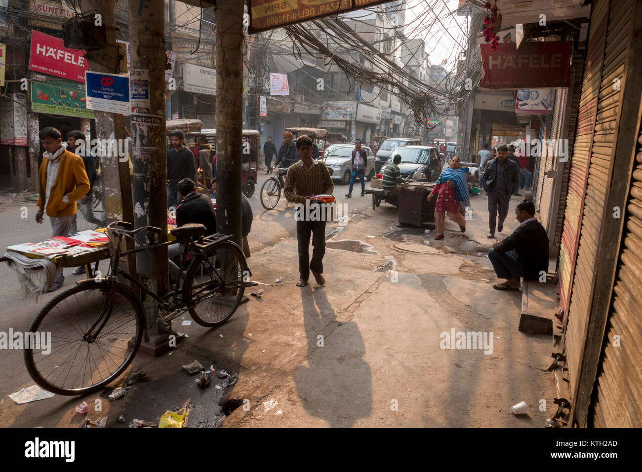 Tangled Wires Stock Photos & Tangled Wires Stock Images - Alamy