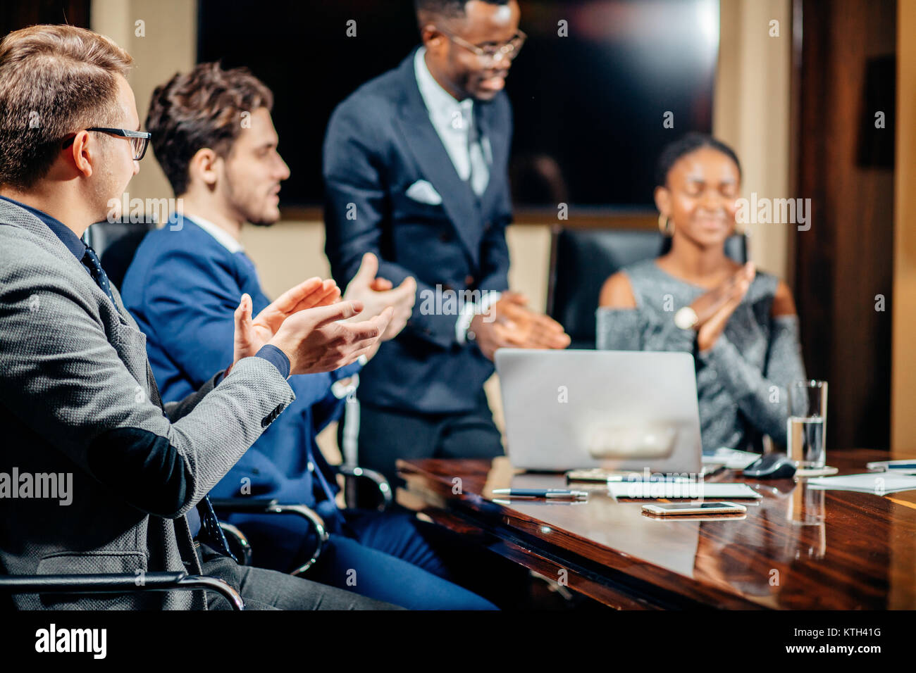 Diverse business meeting hi-res stock photography and images - Alamy