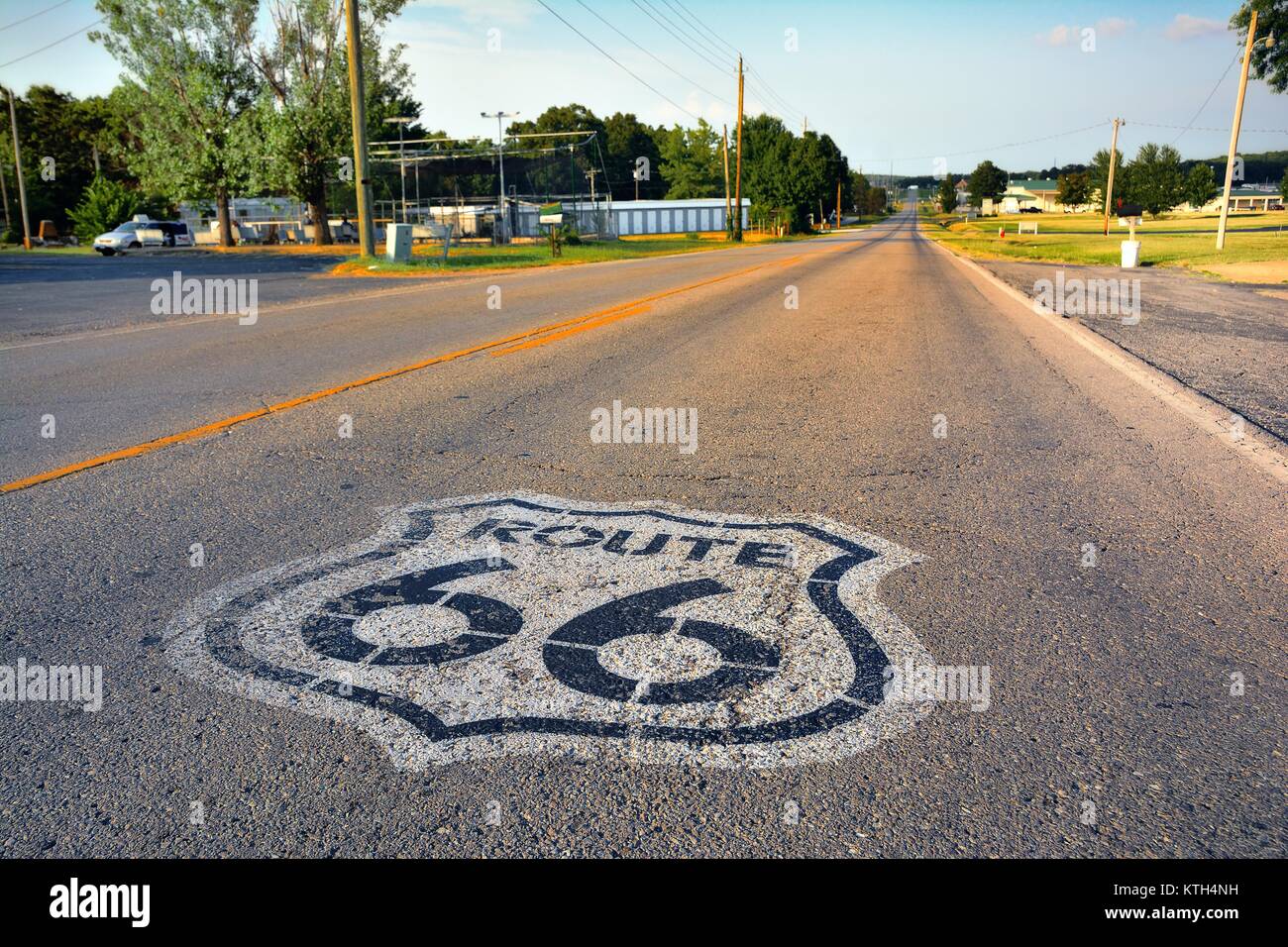 Route 66 highway sign sunset hi-res stock photography and images - Alamy