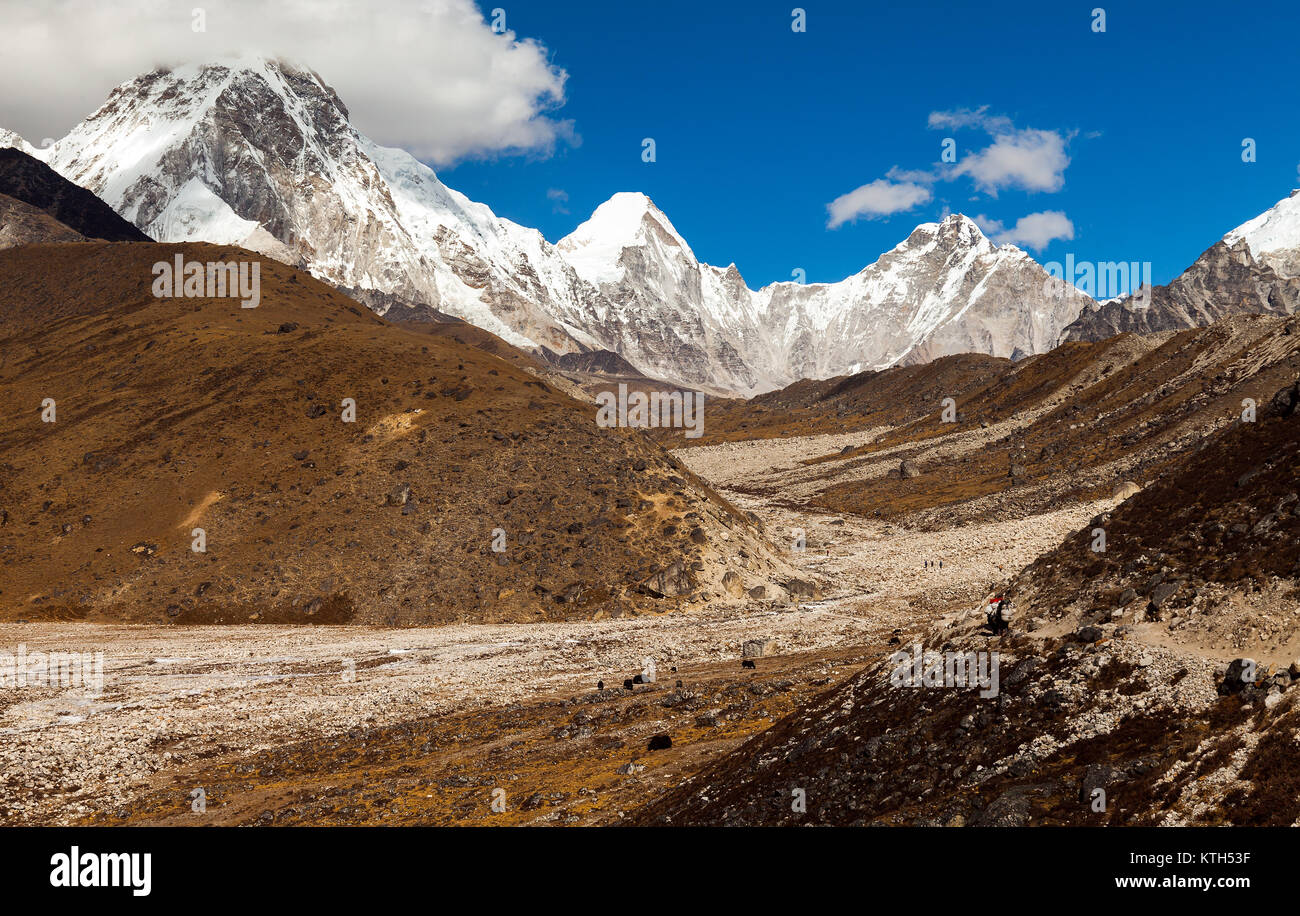 snowy mountains. Nepal, Himalayas Stock Photo - Alamy