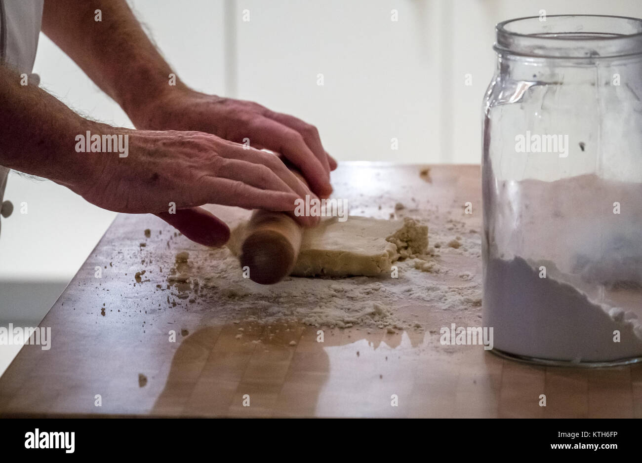 Rolling pastry with hands hi-res stock photography and images - Alamy