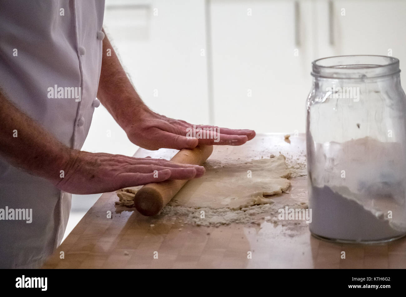 Rolling pastry with hands hi-res stock photography and images - Alamy
