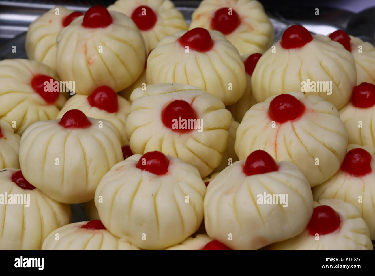 Traditional handmade cake of Bangladesh Stock Photo - Alamy