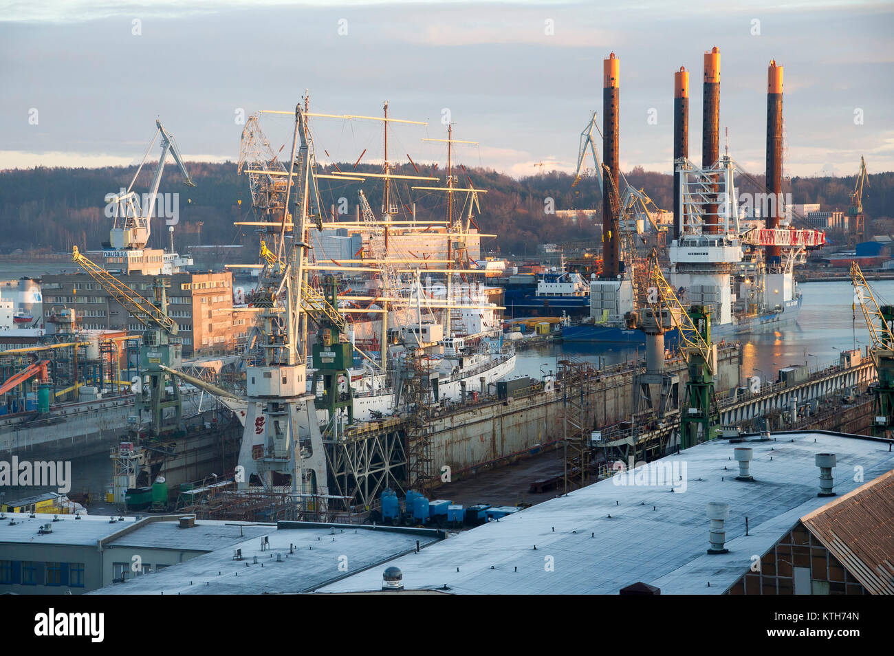 Polish sail training ship Dar Mlodziezy and offshore installation ...