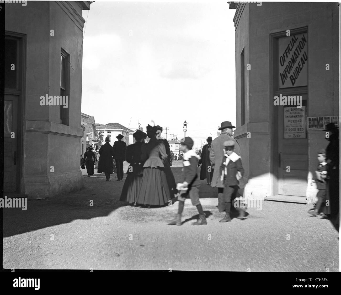 Fair-goers at the Official Information Bureau of the Trans-Mississippi ...
