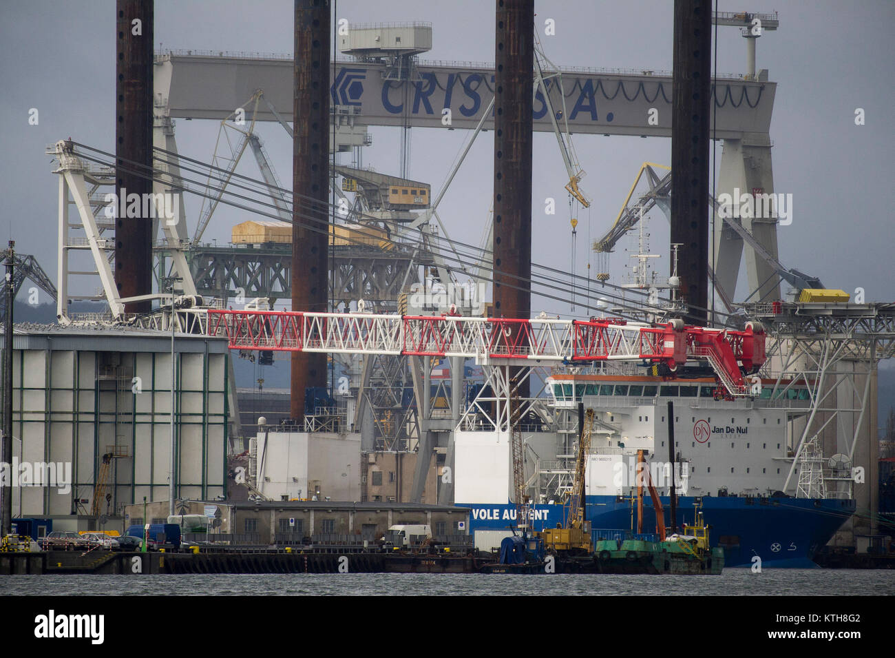 Offshore installation vessel hi-res stock photography and images - Alamy