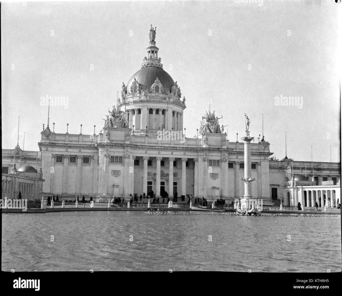 United States Goverment building at the Trans-Mississippi and ...