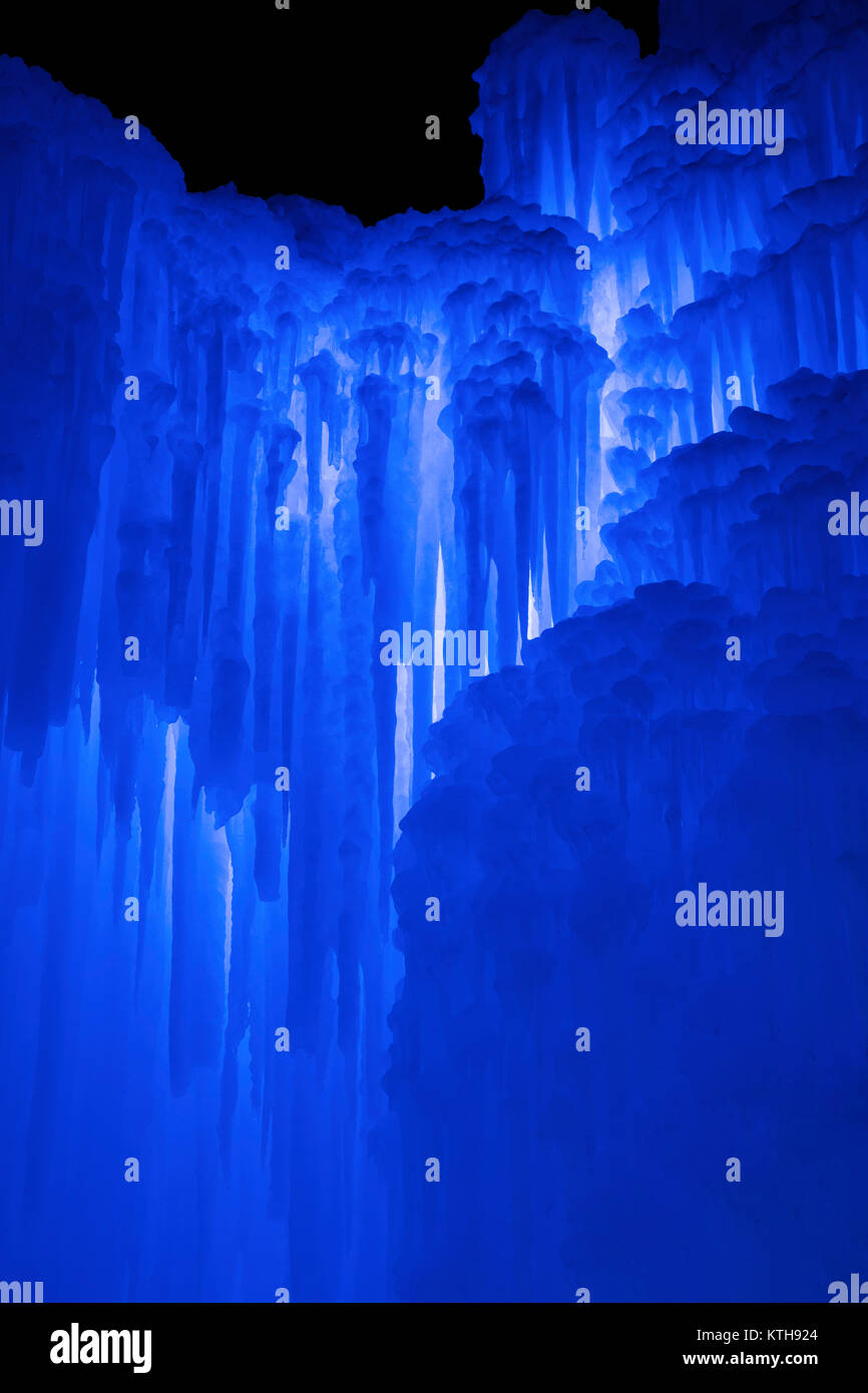 Midway ice castles hi-res stock photography and images - Alamy