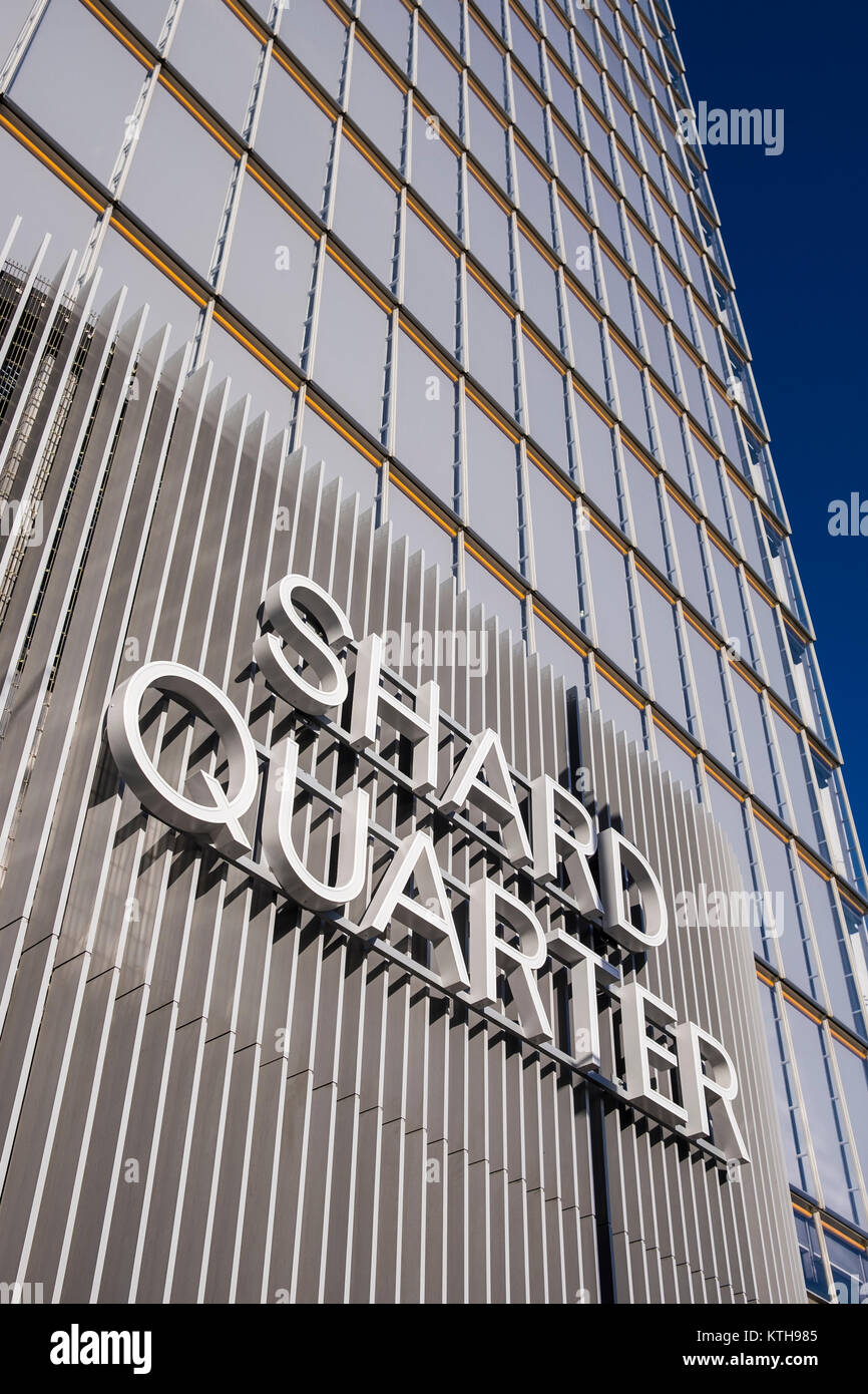 London bridge quarter sign hi-res stock photography and images - Alamy