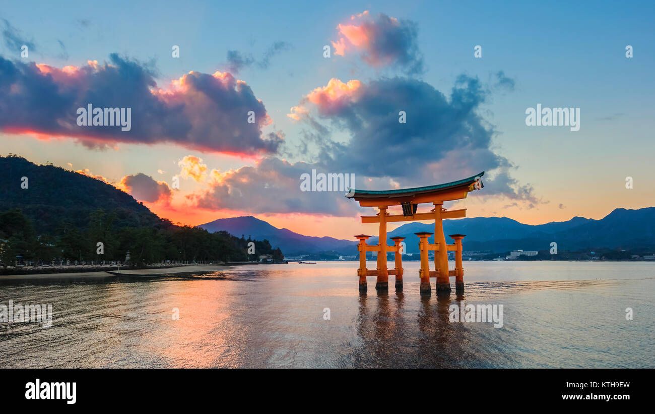 Great floating gate (O-Torii) on Miyajima island near Itsukushima ...
