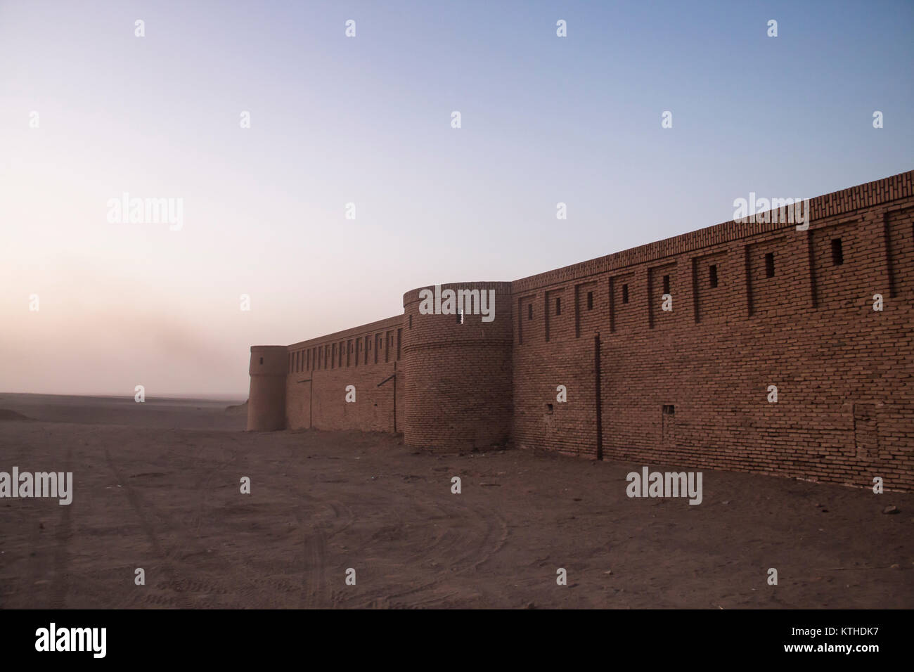 An ancient Iranian caravanserai (caravan serai) in the Maranjab desert ...