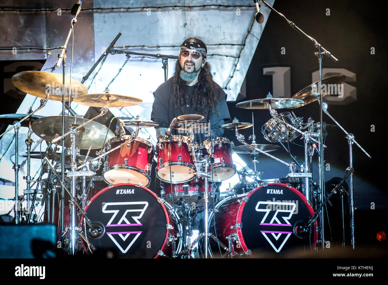 The American rock band Twisted Sister performs a live concert at the ...