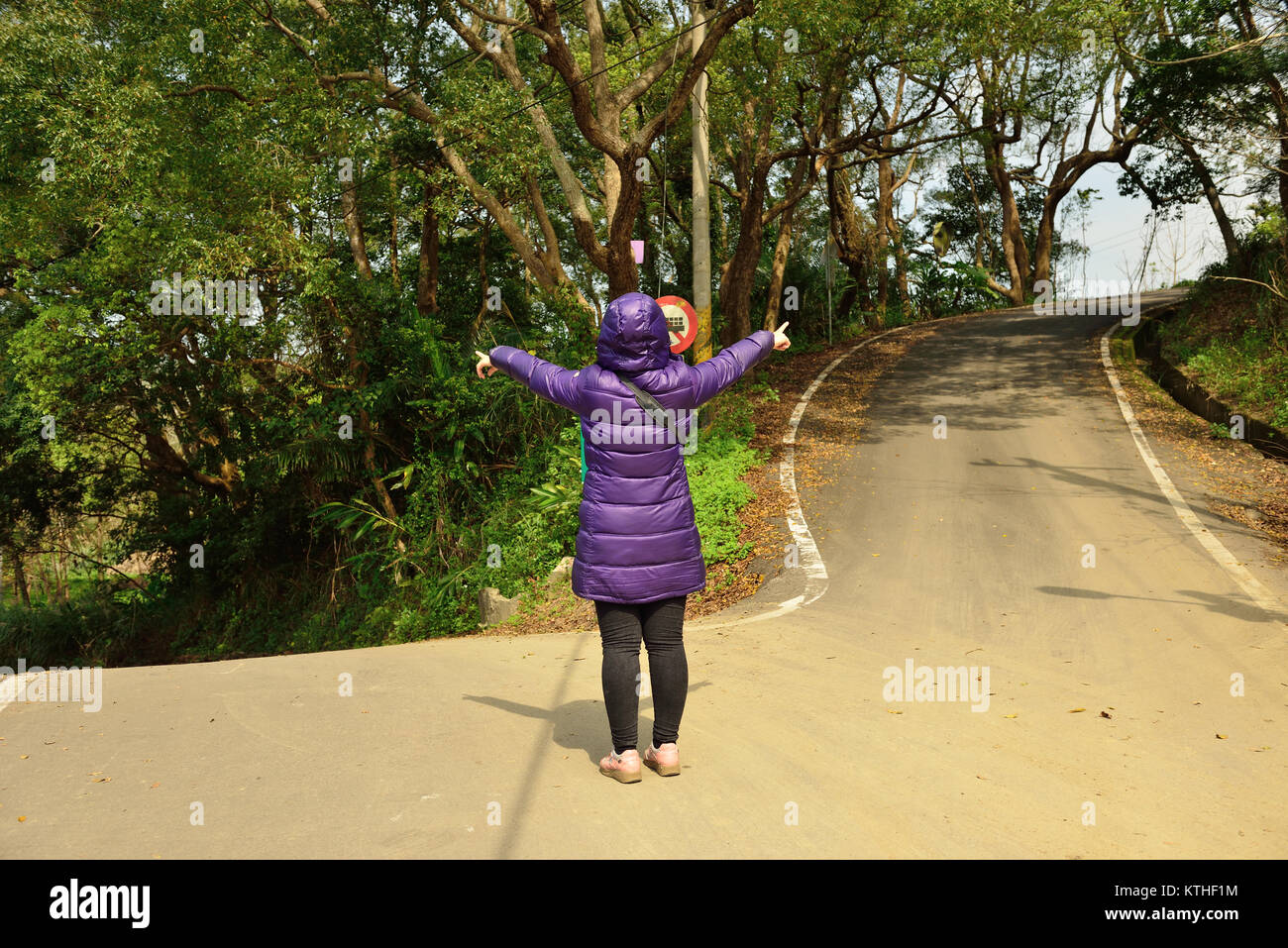 frowning,frown, pull a long face, wear a troubled look,grief,pensive ...