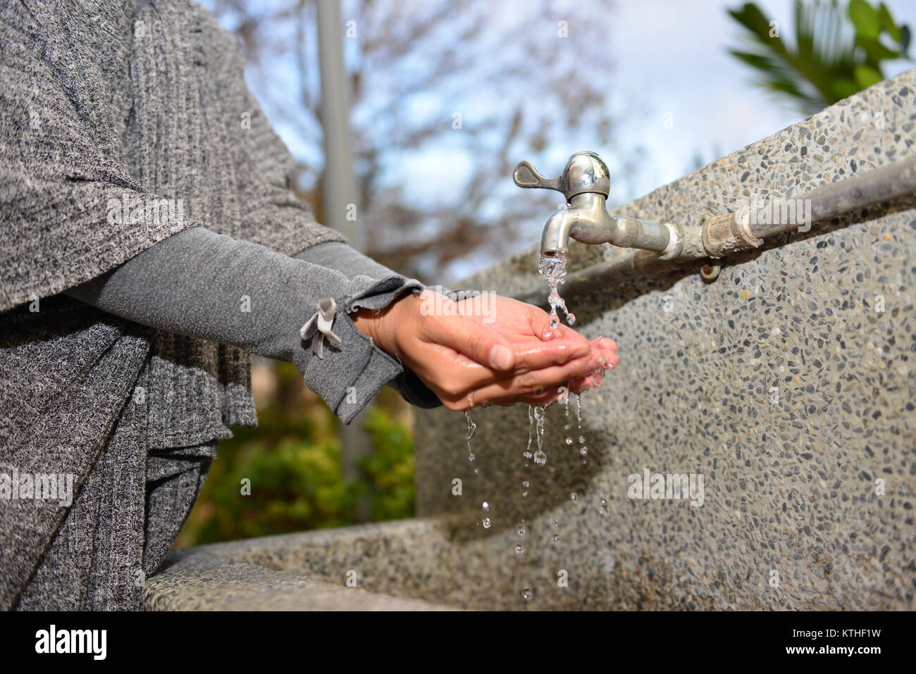 frowning,frown, pull a long face, wear a troubled look,grief,pensive ...