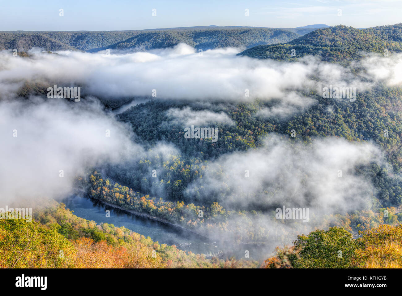 Smoky mountains river mist hi-res stock photography and images - Alamy