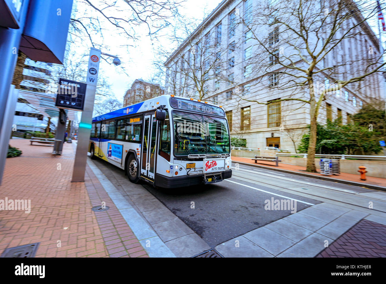 Downtown portland oregon bus hi-res stock photography and images - Alamy