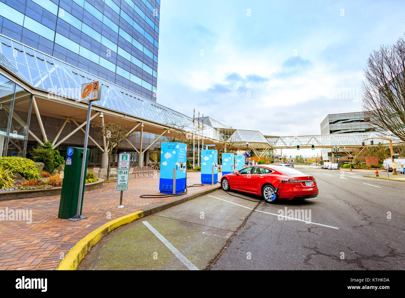 Portland, United States - Dec 19, 2017 : Electric vehicle charging ...