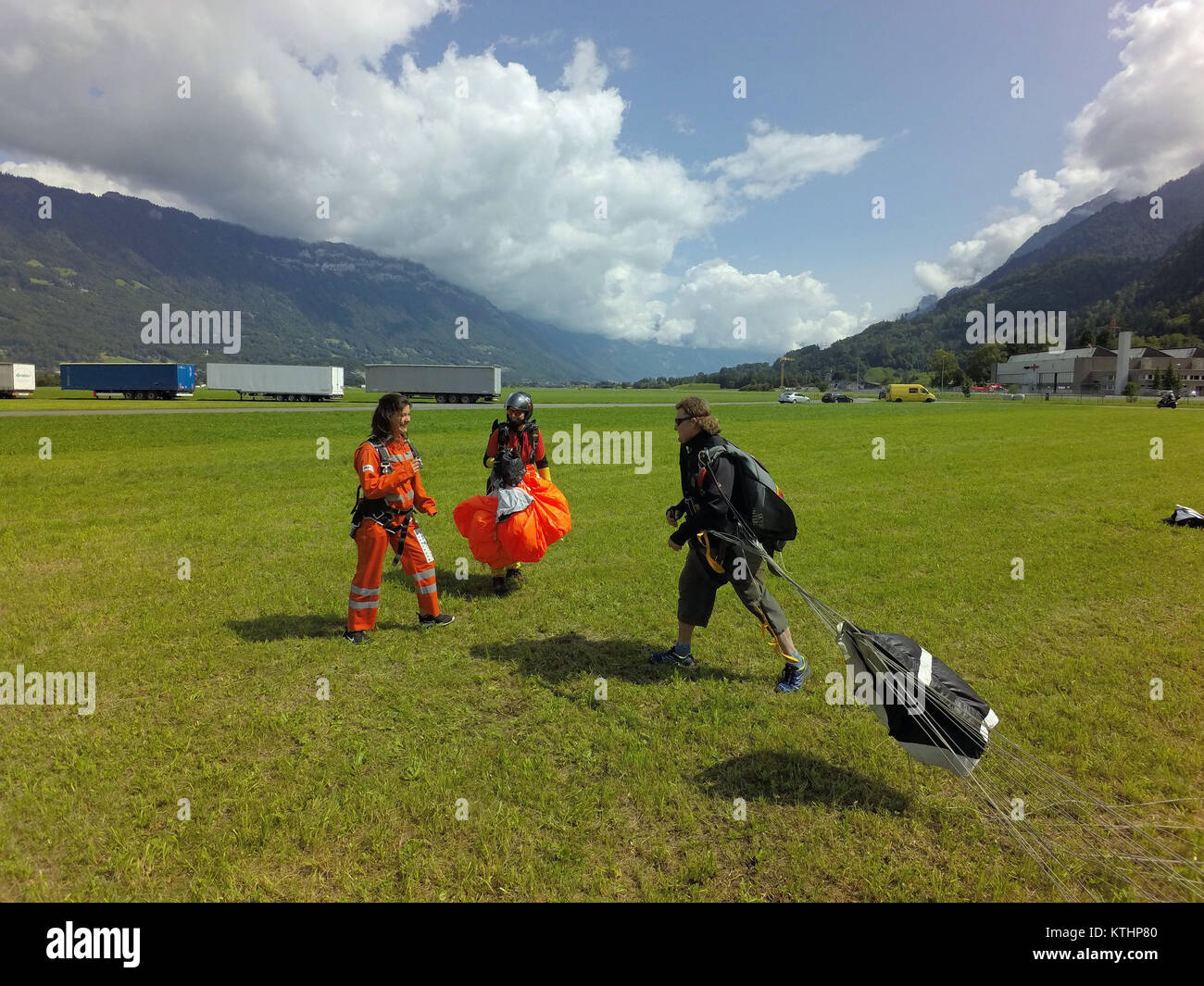 Successful parachute jump hi-res stock photography and images - Alamy
