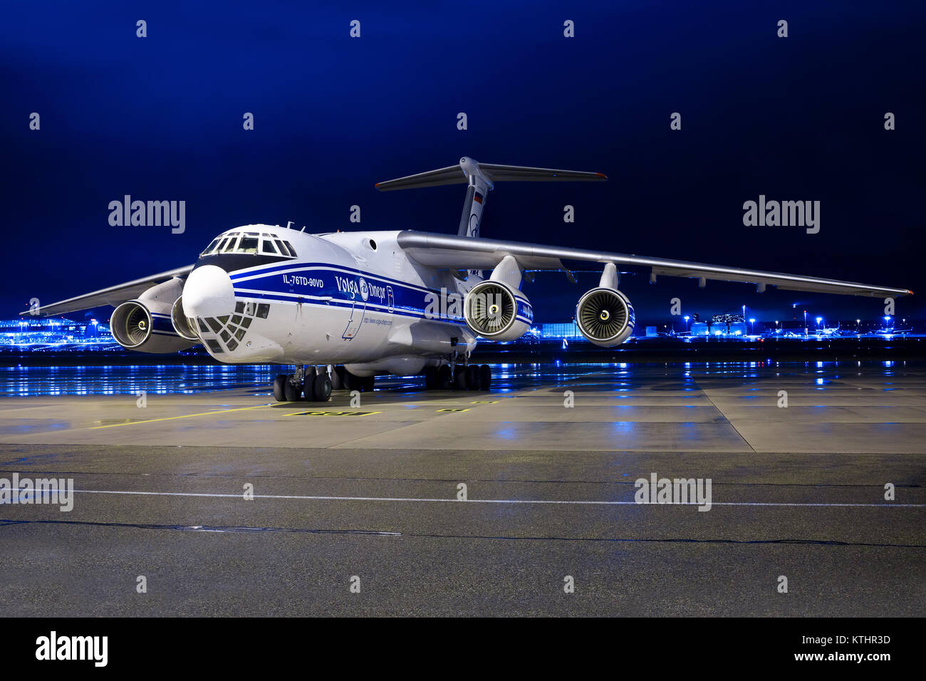 Ilyushin il 76 air force hi-res stock photography and images - Alamy