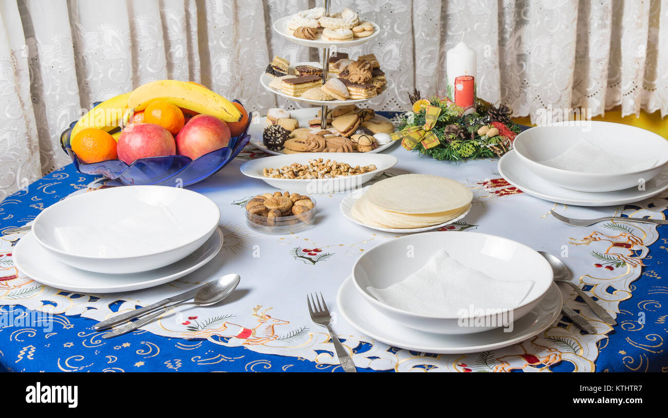 Traditional christmas table ready for festive supper Stock Photo - Alamy