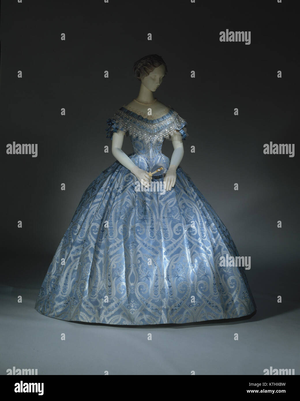 The ball gown in the Metropolitan Museum of Artâ€™s collection (DT7577 ...