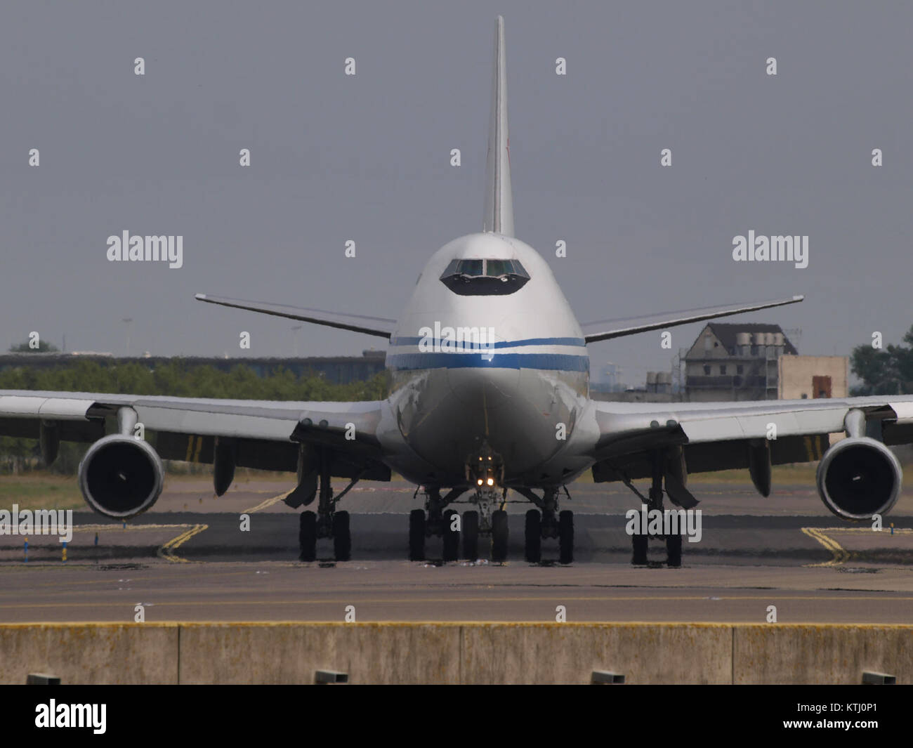 A boeing 747 400f cargo plane hi-res stock photography and images - Alamy