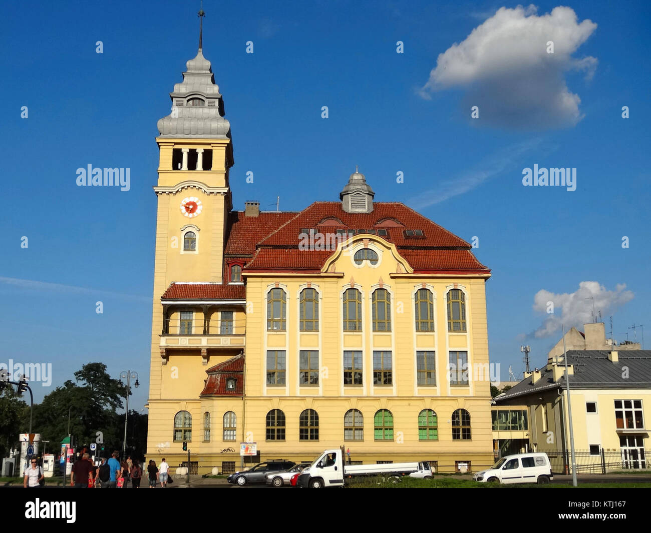 This image captures the ZS Mechnicznych building from July 12, 2013, an ...