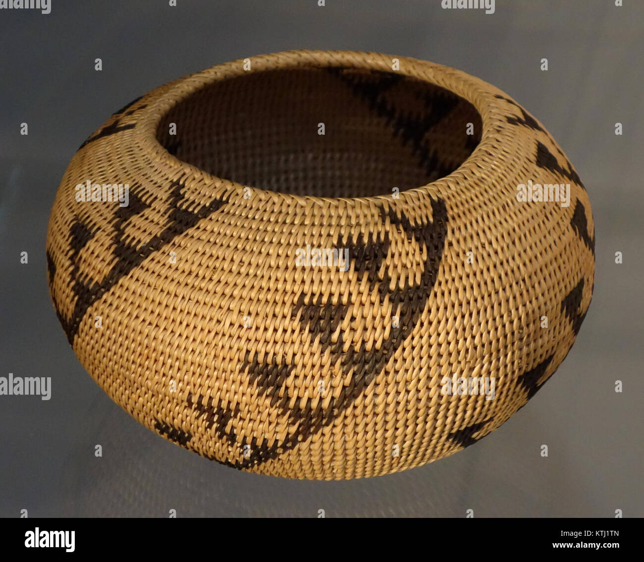 California native american 19th century hi-res stock photography and ...