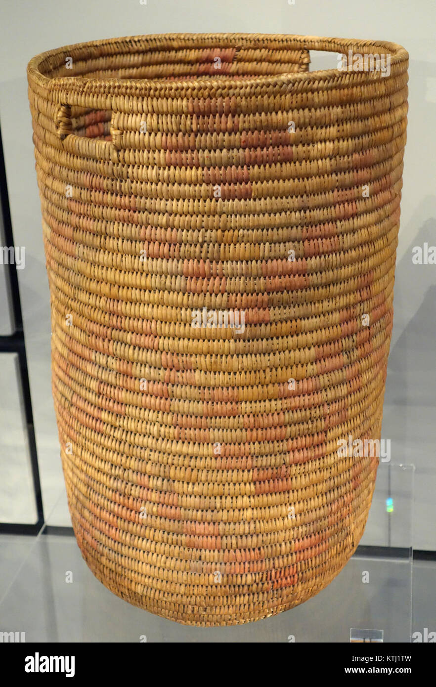Coiled basketry hi-res stock photography and images - Alamy