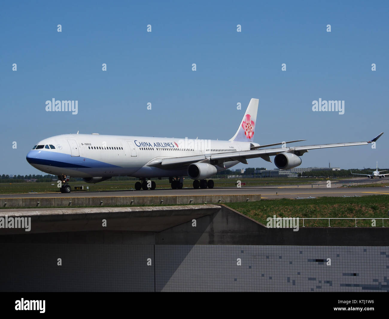 This image shows a China Airlines Airbus A340 313X, registration B18802 ...