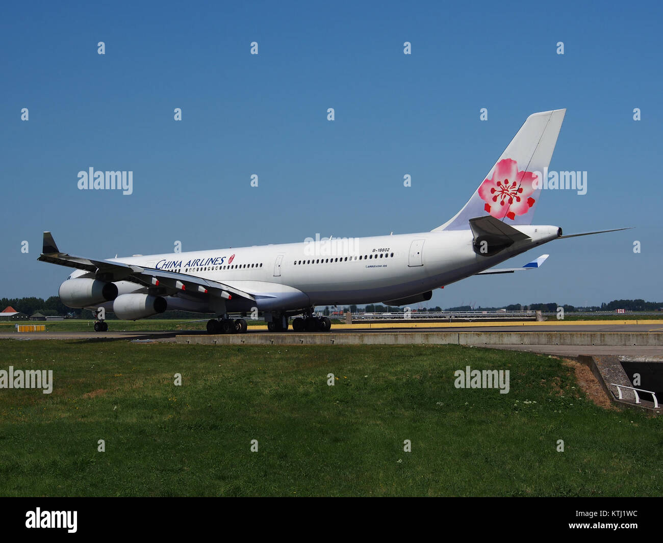 Photograph of China Airlines Airbus A340-313X, registration B-18802 ...